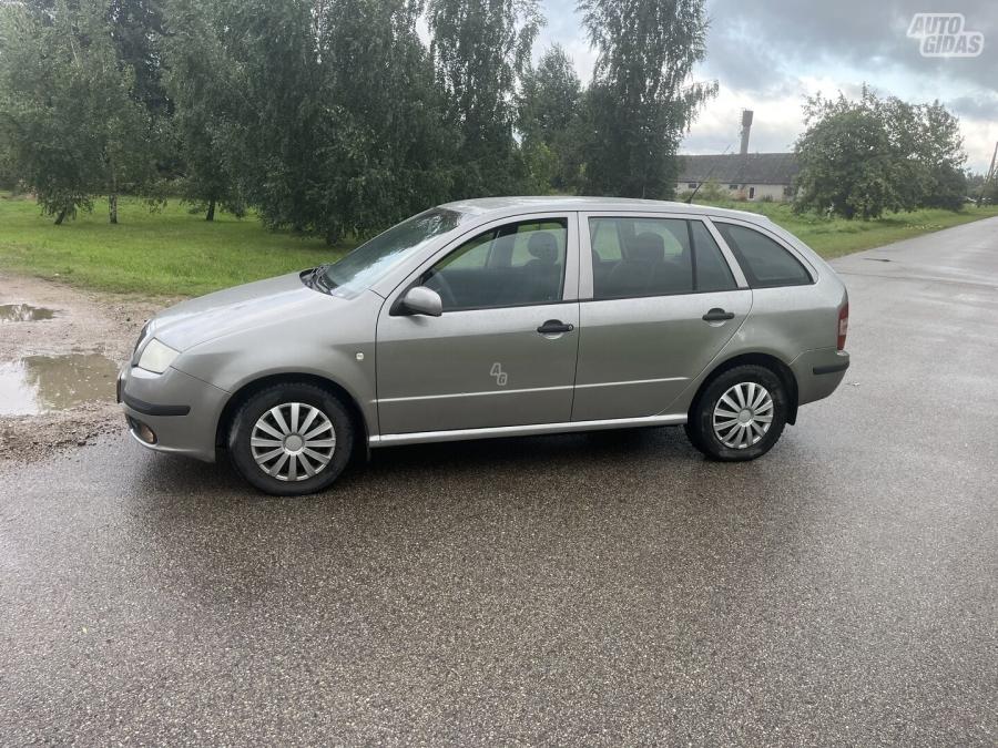 Skoda Fabia 2007 in Ukmerge, with an engine capacity of 1.90 L and mileage of 200 thousand km for 1000 €, photo 5 on AUTOMOTO.COM.LV