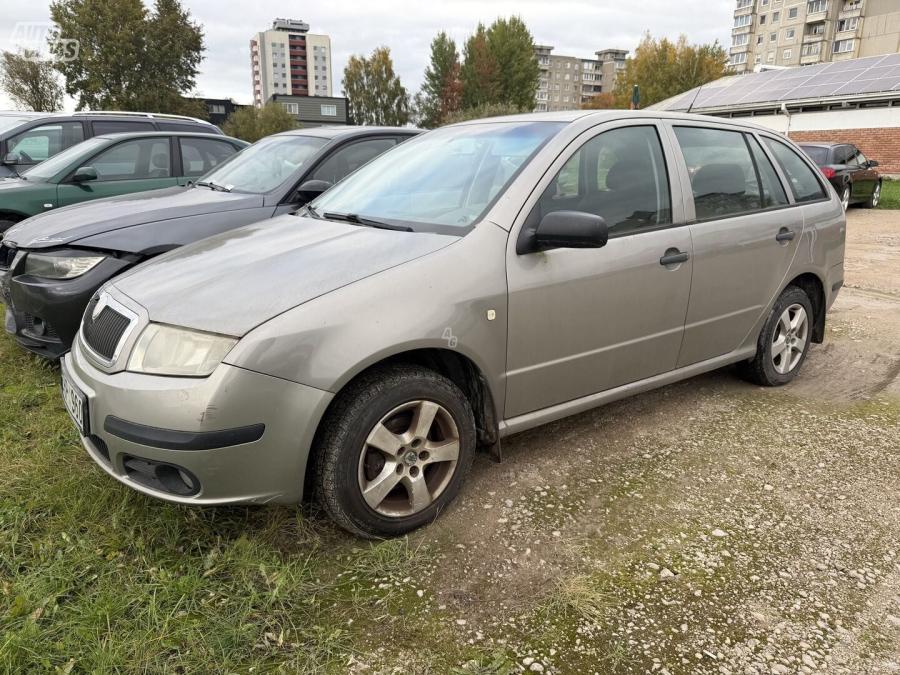 Шкода Фабия 2007 в Каунас, объемом двигателя 1.40 л и пробегом 300 тыс. км за 350 €, фото 1 на AUTOMOTO.COM.LV