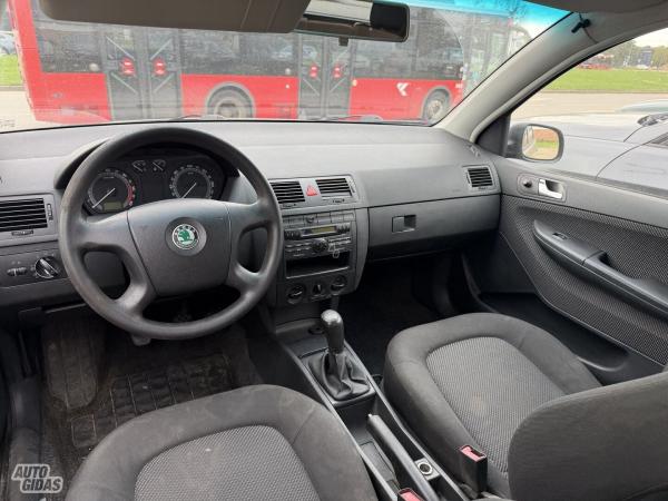 Skoda Fabia 2007 Kauņa vietnē Skoda Fabia 2007 Kauņa, ar dzinēja tilpumu 1.40 L un nobraukumu 300 tūkst. km par 350 €, foto 9 vietnē AUTOMOTO.COM.LV