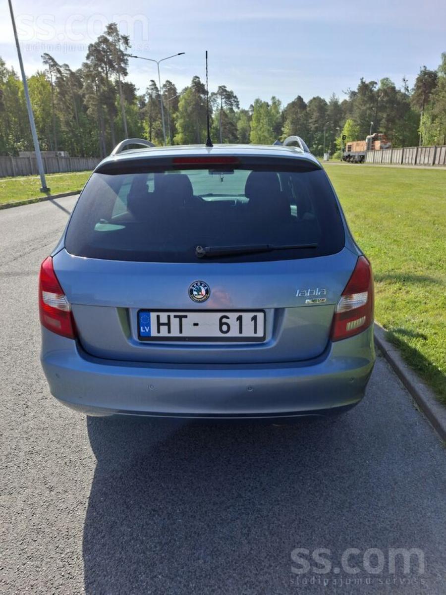 Skoda Fabia 2008 in Riga, with an engine capacity of 1.60 L and mileage of 208 thousand km for 1450 €, photo 4 on AUTOMOTO.COM.LV