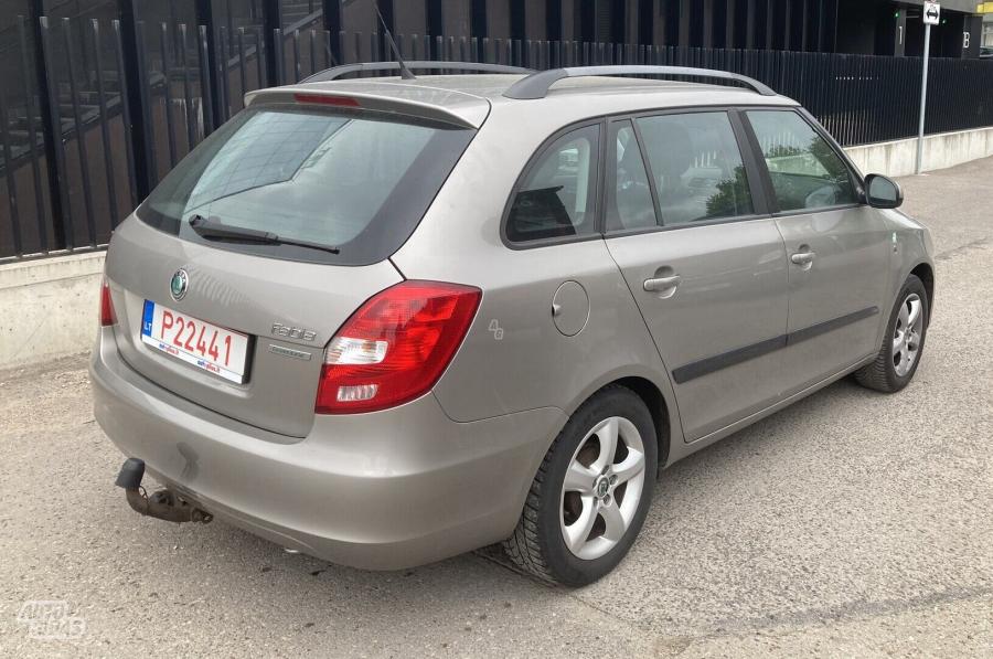 Skoda Fabia 2011 in Vilnius, with an engine capacity of 1.20 L and mileage of 239 thousand km for 2850 €, photo 4 on AUTOMOTO.COM.LV