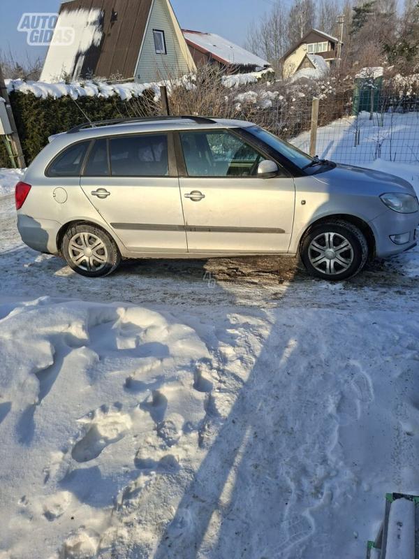 Skoda Fabia 2012 in Klaipeda, with an engine capacity of 1.20 L and mileage of 371 thousand km for 1600 €, photo 2 on AUTOMOTO.COM.LV