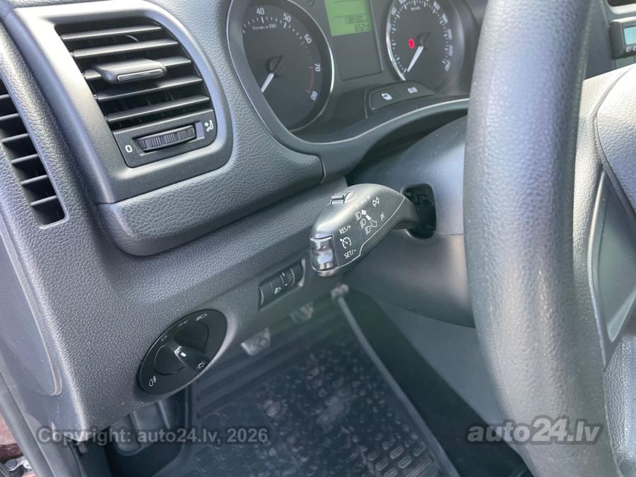 Skoda Fabia 2013 Tallina, ar dzinēja tilpumu 1.40 L un nobraukumu 138 tūkst. km par 3990 €, foto 13 vietnē AUTOMOTO.COM.LV
