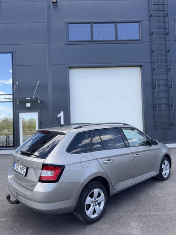 Skoda Fabia 2015 in Narva-Joesuu, with an engine capacity of 1.40 L and mileage of 156 thousand km for 5500 €, photo 3 on AUTOMOTO.COM.LV