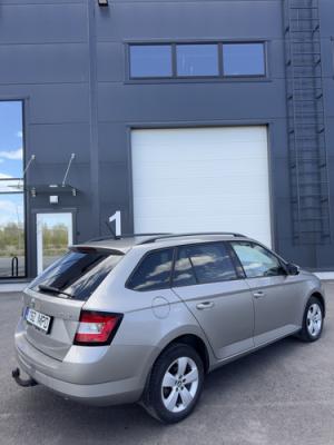 Skoda Fabia 2015 Narva-Jēsū, ar dzinēja tilpumu 1.40 L un nobraukumu 156 tūkst. km par 5500 €, foto 4 vietnē AUTOMOTO.COM.LV