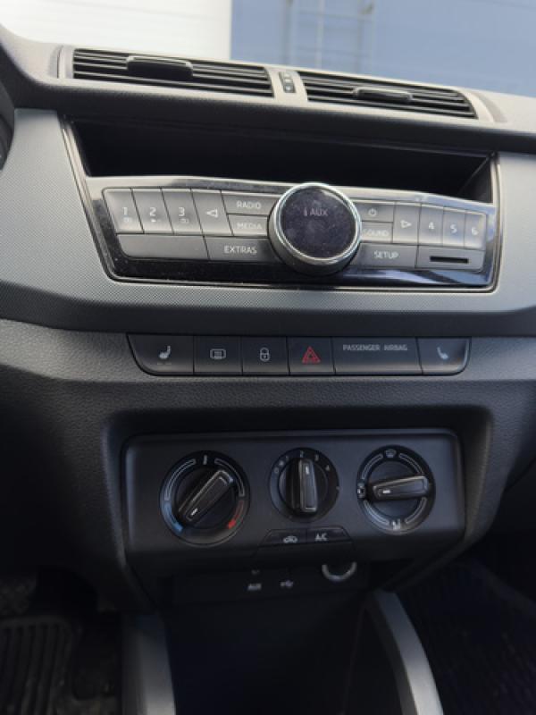 Skoda Fabia 2015 in Narva-Joesuu, with an engine capacity of 1.40 L and mileage of 156 thousand km for 5500 €, photo 8 on AUTOMOTO.COM.LV