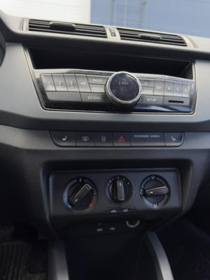 Skoda Fabia 2015 Narva-Jēsū, ar dzinēja tilpumu 1.40 L un nobraukumu 156 tūkst. km par 5500 €, foto 9 vietnē AUTOMOTO.COM.LV