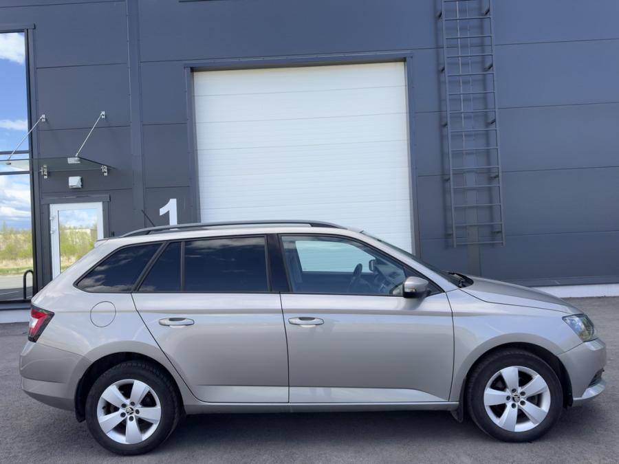 Skoda Fabia 2015 Narva-Jēsū, ar dzinēja tilpumu 1.40 L un nobraukumu 156 tūkst. km par 5500 €, foto 13 vietnē AUTOMOTO.COM.LV