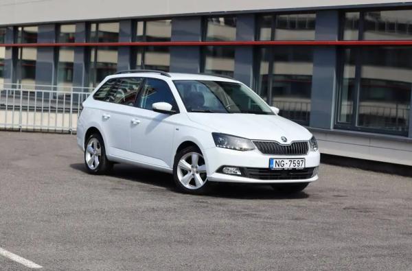 Skoda Fabia 2018 in Riga, with an engine capacity of 1.00 L and mileage of 205 thousand km for 6880 €, photo 1 on AUTOMOTO.COM.LV