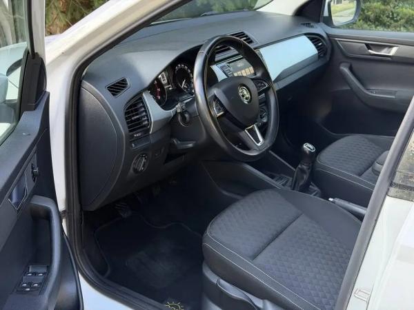Skoda Fabia 2018 in Riga, with an engine capacity of 1.00 L and mileage of 205 thousand km for 6880 €, photo 7 on AUTOMOTO.COM.LV