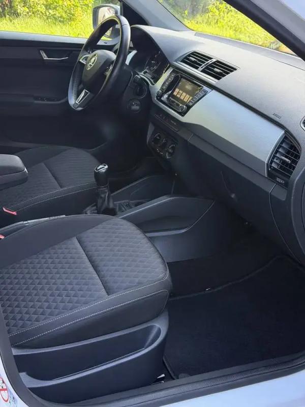 Skoda Fabia 2018 in Riga, with an engine capacity of 1.00 L and mileage of 205 thousand km for 6880 €, photo 8 on AUTOMOTO.COM.LV