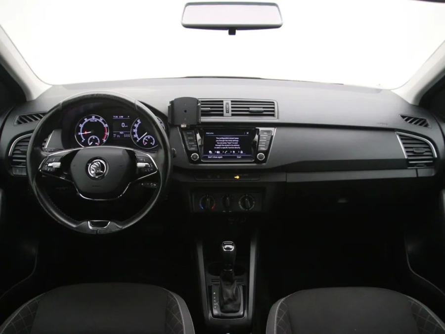 Skoda Fabia 2021 in Vilnius, with an engine capacity of 1.00 L and mileage of 180 thousand km for 9499 €, photo 2 on AUTOMOTO.COM.LV
