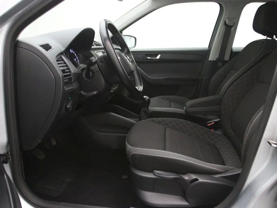 Skoda Fabia 2021 in Vilnius, with an engine capacity of 1.00 L and mileage of 173 thousand km for 9299 €, photo 5 on AUTOMOTO.COM.LV