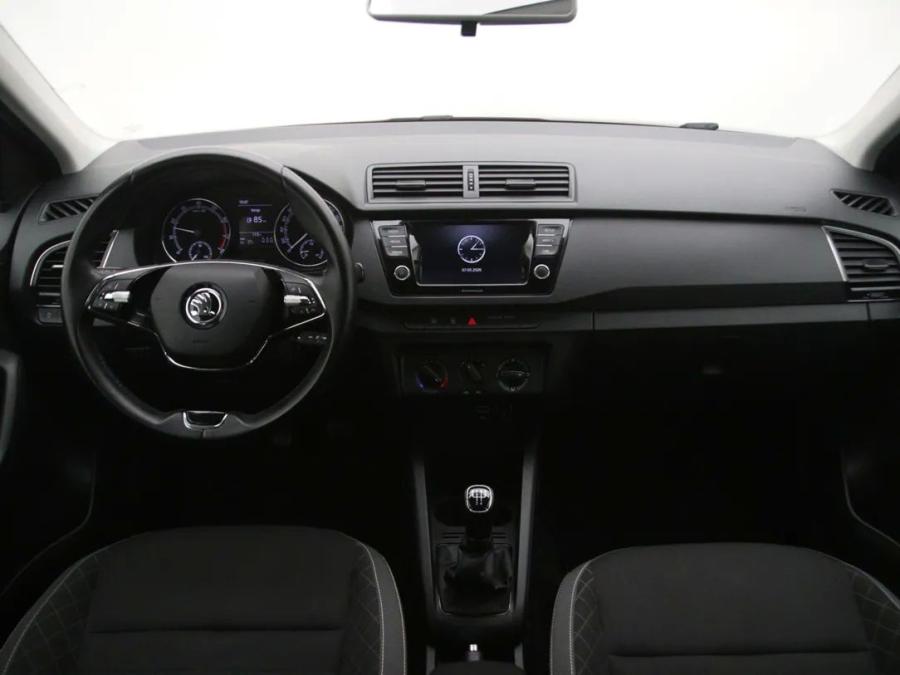 Skoda Fabia 2021 in Vilnius, with an engine capacity of 1.00 L and mileage of 180 thousand km for 8999 €, photo 3 on AUTOMOTO.COM.LV