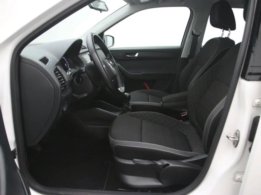 Skoda Fabia 2021 in Vilnius, with an engine capacity of 1.00 L and mileage of 180 thousand km for 8999 €, photo 5 on AUTOMOTO.COM.LV