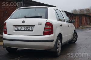 White Skoda Fabia 2000 in Riga, with an engine capacity of 1.40 L and mileage of 99 thousand km for 1600 €, photo 4 on AUTOMOTO.COM.LV