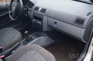 White Skoda Fabia 2000 in Riga, with an engine capacity of 1.40 L and mileage of 99 thousand km for 1600 €, photo 8 on AUTOMOTO.COM.LV