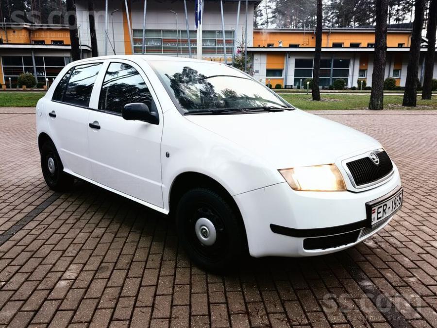 White Skoda Fabia 2002 in Ogre, with an engine capacity of 1.40 L and mileage of 210 thousand km for 850 €, photo 1 on AUTOMOTO.COM.LV