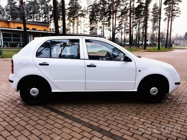 Balts Skoda Fabia 2002 Ogre, ar dzinēja tilpumu 1.40 L un nobraukumu 210 tūkst. km par 850 €, foto 6 vietnē AUTOMOTO.COM.LV