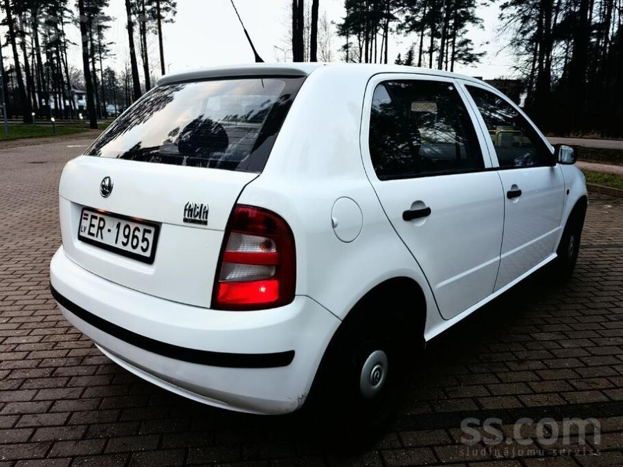 White Skoda Fabia 2002 in Ogre, with an engine capacity of 1.40 L and mileage of 210 thousand km for 850 €, photo 7 on AUTOMOTO.COM.LV