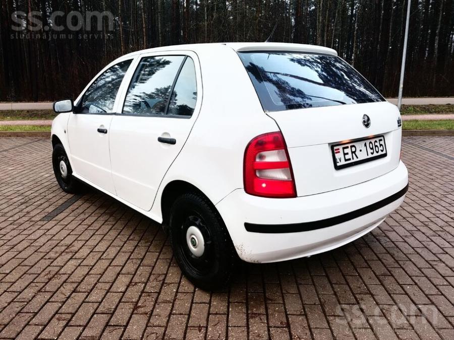 White Skoda Fabia 2002 in Ogre, with an engine capacity of 1.40 L and mileage of 210 thousand km for 850 €, photo 9 on AUTOMOTO.COM.LV