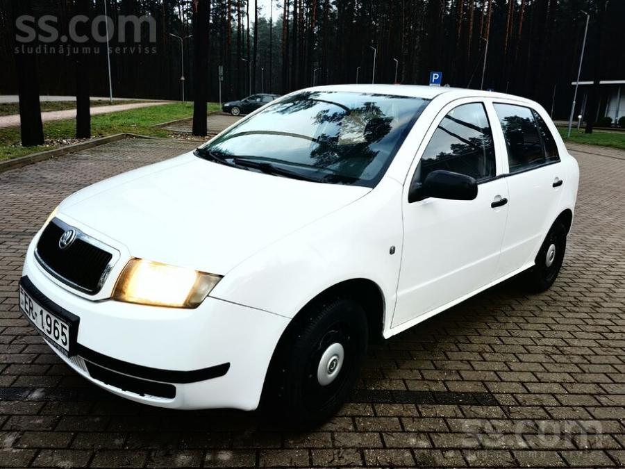 White Skoda Fabia 2002 in Ogre, with an engine capacity of 1.40 L and mileage of 210 thousand km for 850 €, photo 11 on AUTOMOTO.COM.LV