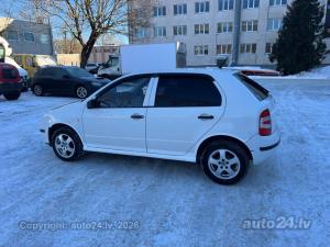 Balts Skoda Fabia 2004 Narva, ar dzinēja tilpumu 1.90 L un nobraukumu 397 tūkst. km par 999 €, foto 17 vietnē AUTOMOTO.COM.LV