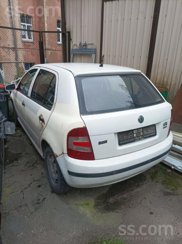 White Skoda Fabia 2004 in Riga, with an engine capacity of 1.90 L and mileage of 412 thousand km for 300 €, photo 1 on AUTOMOTO.COM.LV