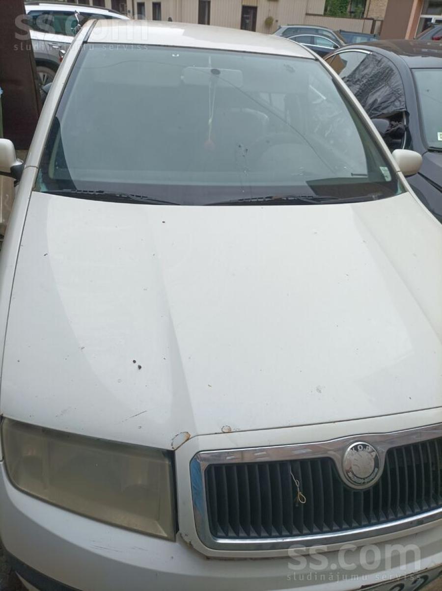 Balts Skoda Fabia 2004 Rīga, ar dzinēja tilpumu 1.90 L un nobraukumu 412 tūkst. km par 300 €, foto 3 vietnē AUTOMOTO.COM.LV