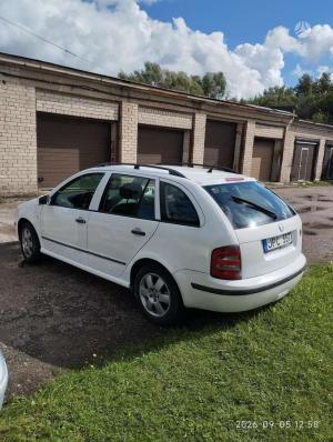 White Skoda Fabia 2005 in Anyksciai, with an engine capacity of 1.90 L and mileage of 294 thousand km for 1100 €, photo 5 on AUTOMOTO.COM.LV