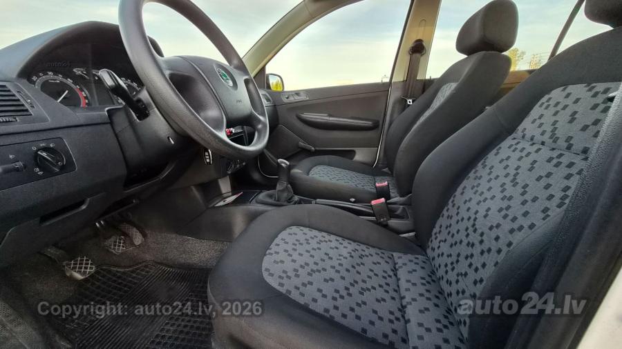 Белый Шкода Фабия 2006 в Таллин, объемом двигателя 1.40 л и пробегом 155 тыс. км за 2290 €, фото 8 на AUTOMOTO.COM.LV