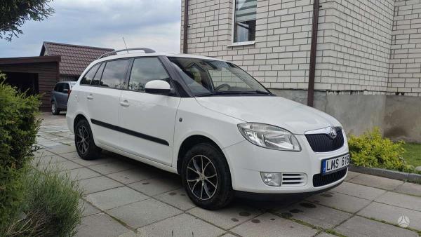 Balts Skoda Fabia 2008 Klaipėda, ar dzinēja tilpumu 1.42 L un nobraukumu 255 tūkst. km par 2000 €, foto 1 vietnē AUTOMOTO.COM.LV