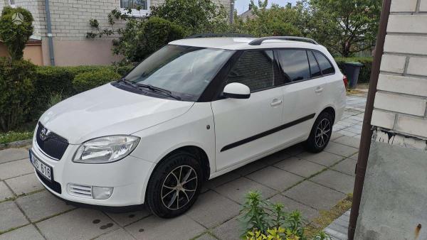 Balts Skoda Fabia 2008 Klaipėda, ar dzinēja tilpumu 1.42 L un nobraukumu 255 tūkst. km par 2000 €, foto 3 vietnē AUTOMOTO.COM.LV
