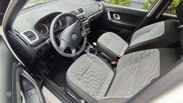Balts Skoda Fabia 2008 Klaipėda, ar dzinēja tilpumu 1.42 L un nobraukumu 255 tūkst. km par 2000 €, foto 9 vietnē AUTOMOTO.COM.LV