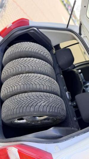 Balts Skoda Fabia 2008 Viļņa, ar dzinēja tilpumu 1.40 L un nobraukumu 234 tūkst. km par 1850 €, foto 10 vietnē AUTOMOTO.COM.LV