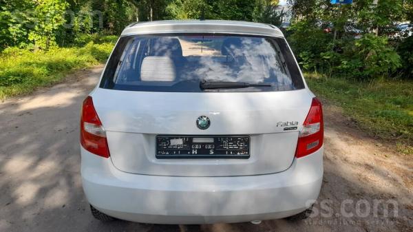 Balts Skoda Fabia 2008 Rīga, ar dzinēja tilpumu 1.40 L un nobraukumu 111 tūkst. km par 2550 €, foto 10 vietnē AUTOMOTO.COM.LV
