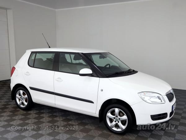 Белый Шкода Фабия 2009 в Таллин, объемом двигателя 1.20 л и пробегом 123 тыс. км за 1999 €, фото 1 на AUTOMOTO.COM.LV