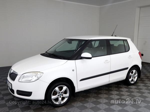 Белый Шкода Фабия 2009 в Таллин, объемом двигателя 1.20 л и пробегом 123 тыс. км за 1999 €, фото 2 на AUTOMOTO.COM.LV