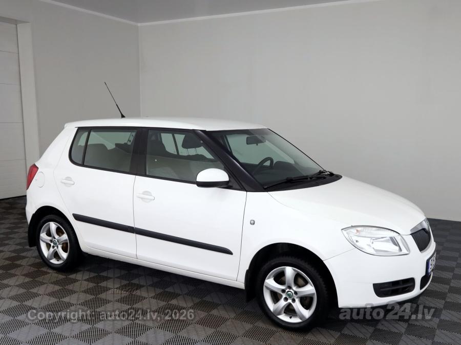 Balts Skoda Fabia 2009 Tallina, ar dzinēja tilpumu 1.20 L un nobraukumu 123 tūkst. km par 1999 €, foto 1 vietnē AUTOMOTO.COM.LV
