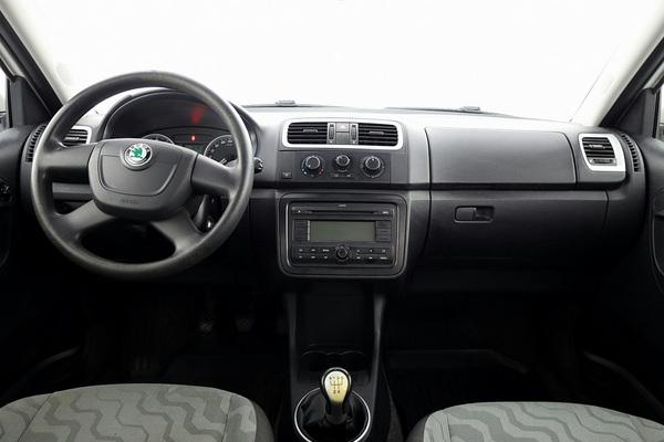 Balts Skoda Fabia 2009 Tallina, ar dzinēja tilpumu 1.20 L un nobraukumu 123 tūkst. km par 1999 €, foto 5 vietnē AUTOMOTO.COM.LV
