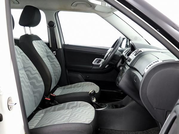 Balts Skoda Fabia 2009 Tallina, ar dzinēja tilpumu 1.20 L un nobraukumu 123 tūkst. km par 1999 €, foto 6 vietnē AUTOMOTO.COM.LV