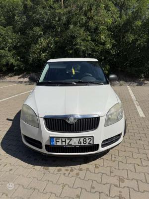 Balts Skoda Fabia 2010 Kauņa, ar dzinēja tilpumu 1.40 L un nobraukumu 280 tūkst. km par 1450 €, foto 3 vietnē AUTOMOTO.COM.LV