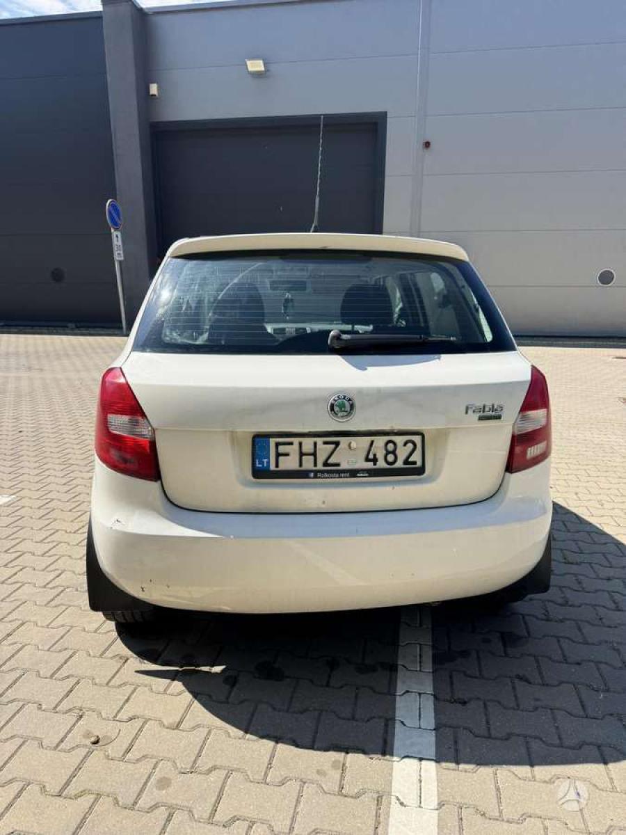 Balts Skoda Fabia 2010 Kauņa, ar dzinēja tilpumu 1.40 L un nobraukumu 280 tūkst. km par 1450 €, foto 6 vietnē AUTOMOTO.COM.LV