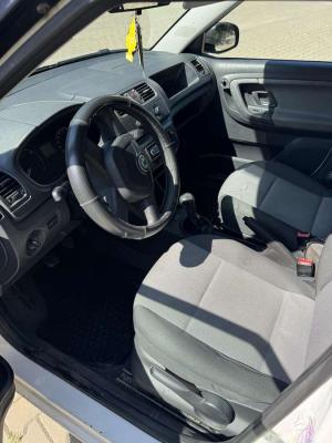 Balts Skoda Fabia 2010 Kauņa, ar dzinēja tilpumu 1.40 L un nobraukumu 280 tūkst. km par 1450 €, foto 9 vietnē AUTOMOTO.COM.LV