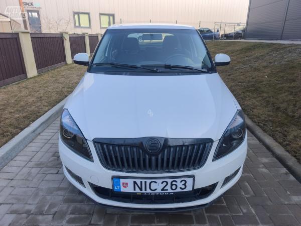 Balts Skoda Fabia 2011 Viļņa, ar dzinēja tilpumu 1.60 L un nobraukumu 315 tūkst. km par 1200 €, foto 2 vietnē AUTOMOTO.COM.LV