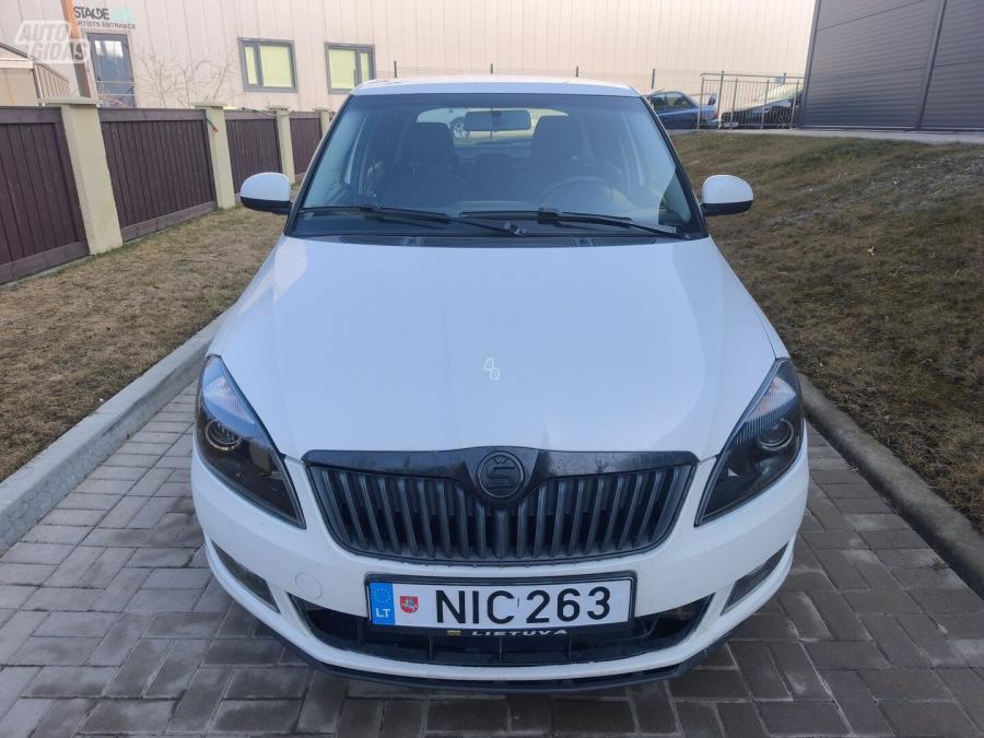 Balts Skoda Fabia 2011 Viļņa, ar dzinēja tilpumu 1.60 L un nobraukumu 315 tūkst. km par 1200 €, foto 2 vietnē AUTOMOTO.COM.LV