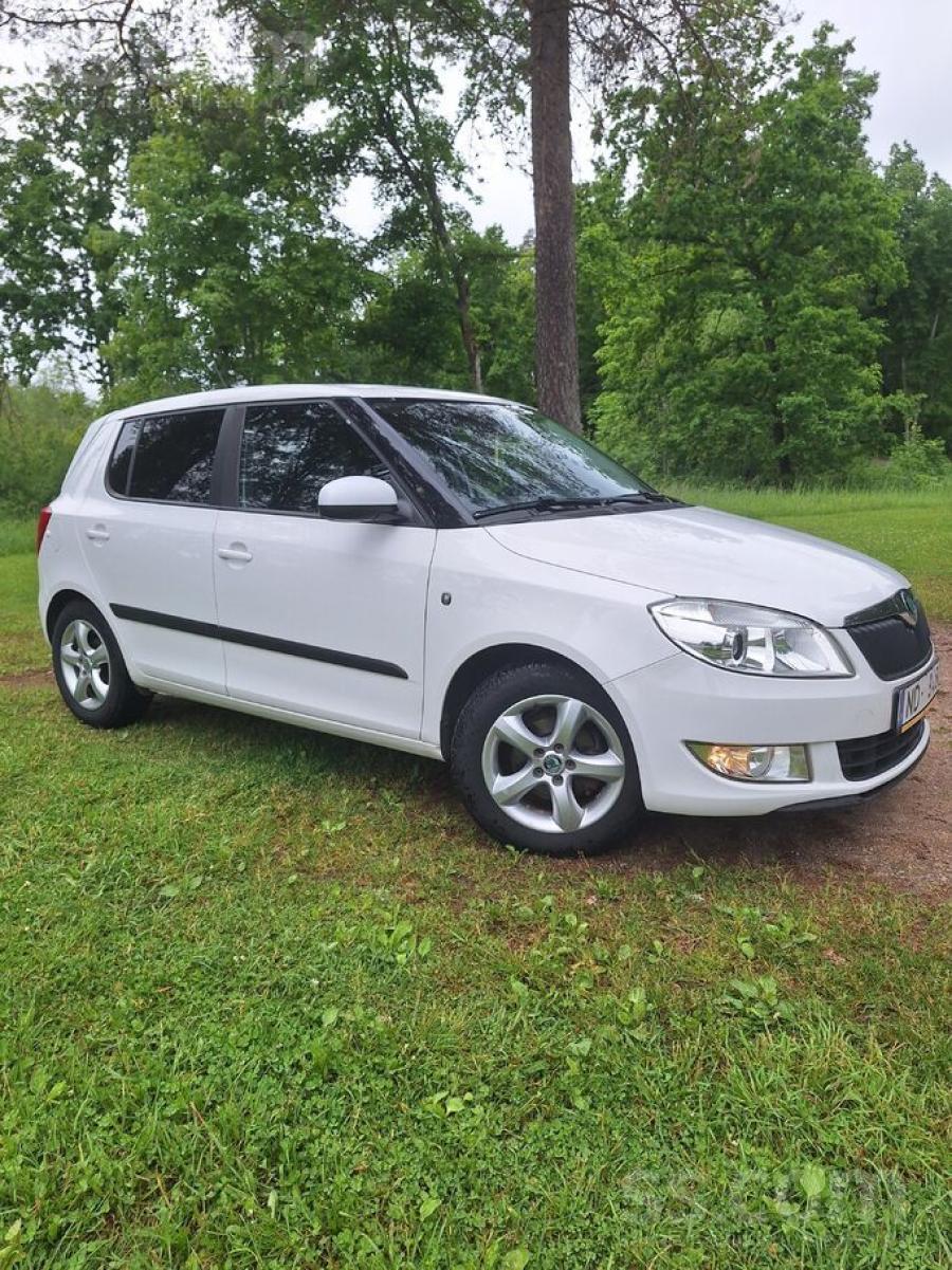 Balts Skoda Fabia 2011 Madona, ar dzinēja tilpumu 1.20 L un nobraukumu 233 tūkst. km par 3390 €, foto 3 vietnē AUTOMOTO.COM.LV