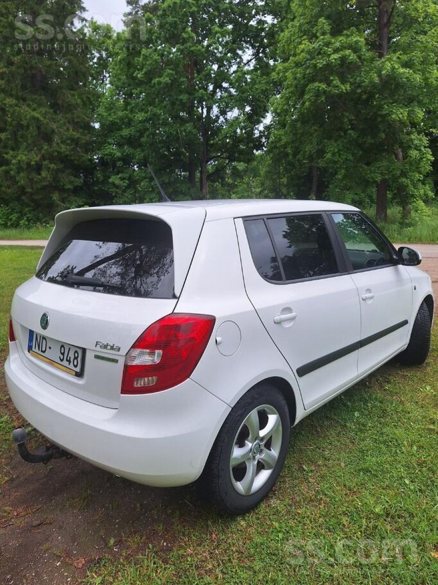 Balts Skoda Fabia 2011 Madona, ar dzinēja tilpumu 1.20 L un nobraukumu 233 tūkst. km par 3390 €, foto 6 vietnē AUTOMOTO.COM.LV