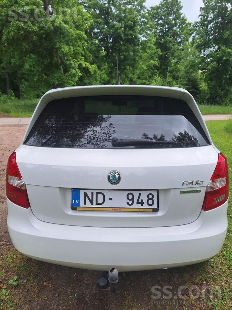 Balts Skoda Fabia 2011 Madona, ar dzinēja tilpumu 1.20 L un nobraukumu 233 tūkst. km par 3390 €, foto 12 vietnē AUTOMOTO.COM.LV