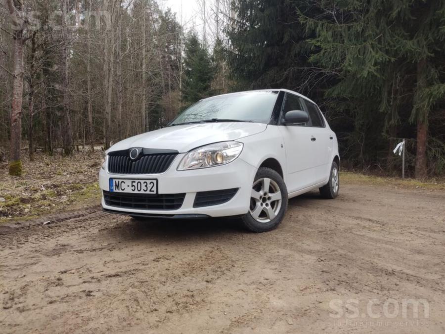 Balts Skoda Fabia 2012 Ogre, ar dzinēja tilpumu 1.20 L un nobraukumu 197 tūkst. km par 1990 €, foto 1 vietnē AUTOMOTO.COM.LV